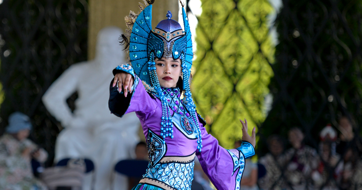 Nomad fashion show mixes the ancient and modern in the Kyrgyzstan ...