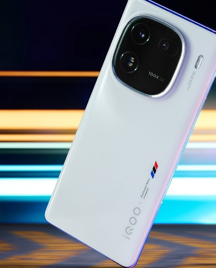 iQOO 12 Camera Review: A Photography All-Rounder (September 2024) - Cashify
