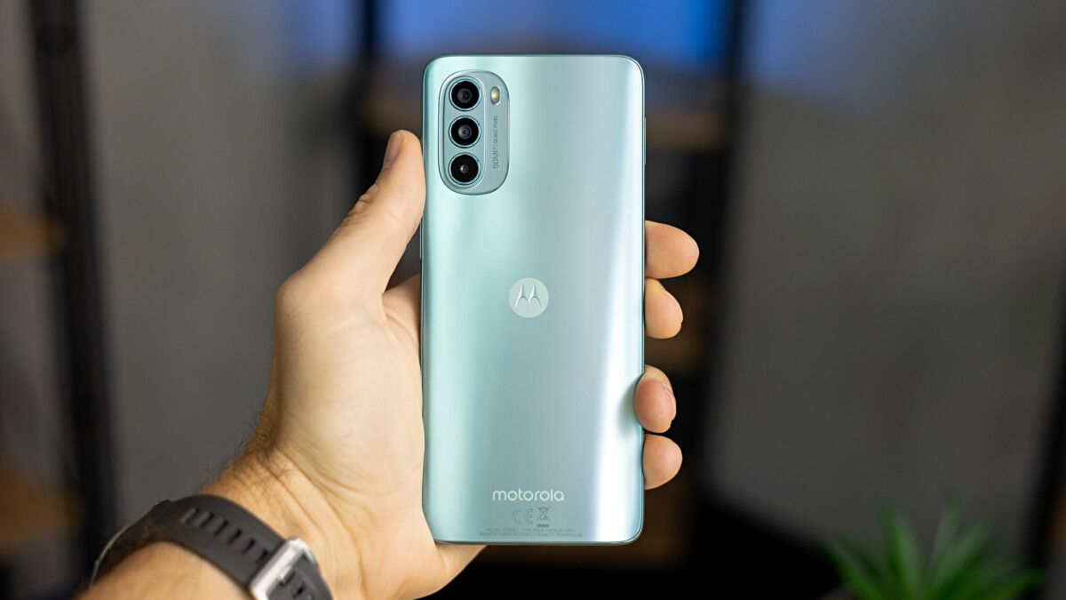 Top-Notch Motorola Phones Between 25000 to 30000 In June 2024 - Cashify