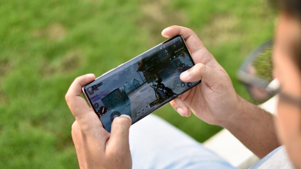 Motorola Edge 30 Ultra 5G Review in 7 Points: Prepare To Be Amazed ...