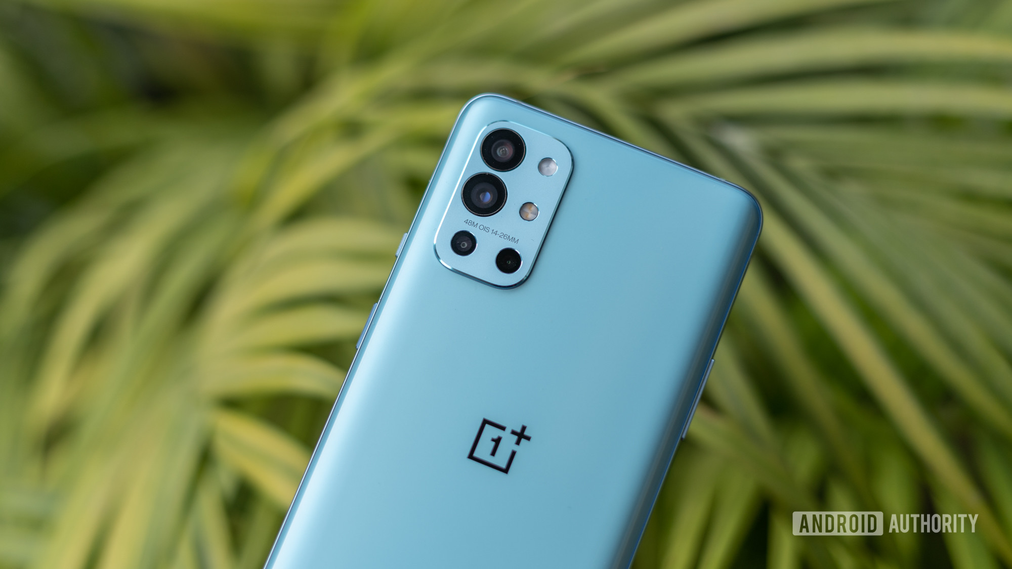 OnePlus 9R Review in 7 Points: Flagship Lite or Budget Beast? - Cashify