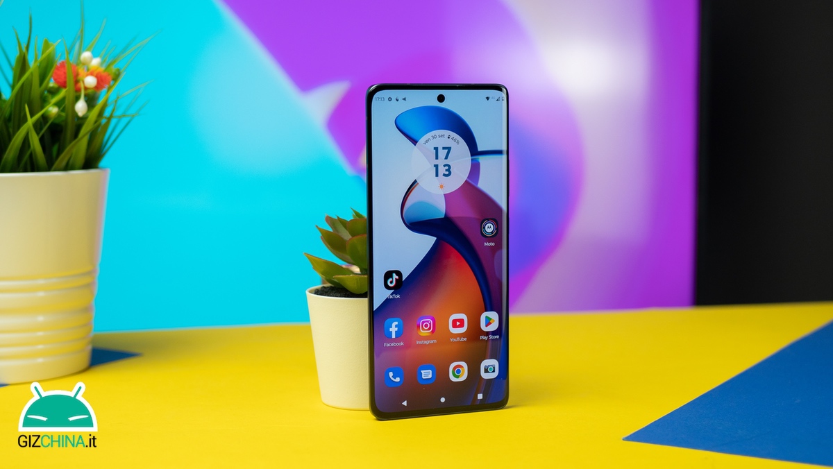 The Thinnest and Most Lightweight Phones of 2023 - Cashify